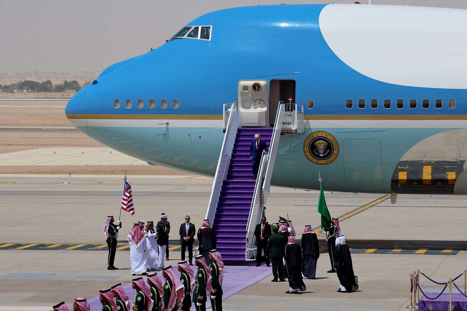 Among the problems with Trump’s ‘free’ luxury jet from Qatar: It’s not ...